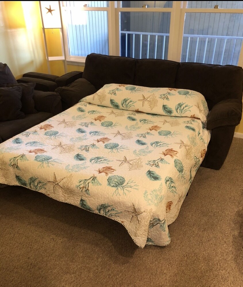 Boardwalk-side Cozy Family Condo Parking Included - Ocean City, NJ