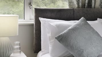 Quarto Duplo Básico | Ferro/tábua de engomar, roupa de cama fornecida