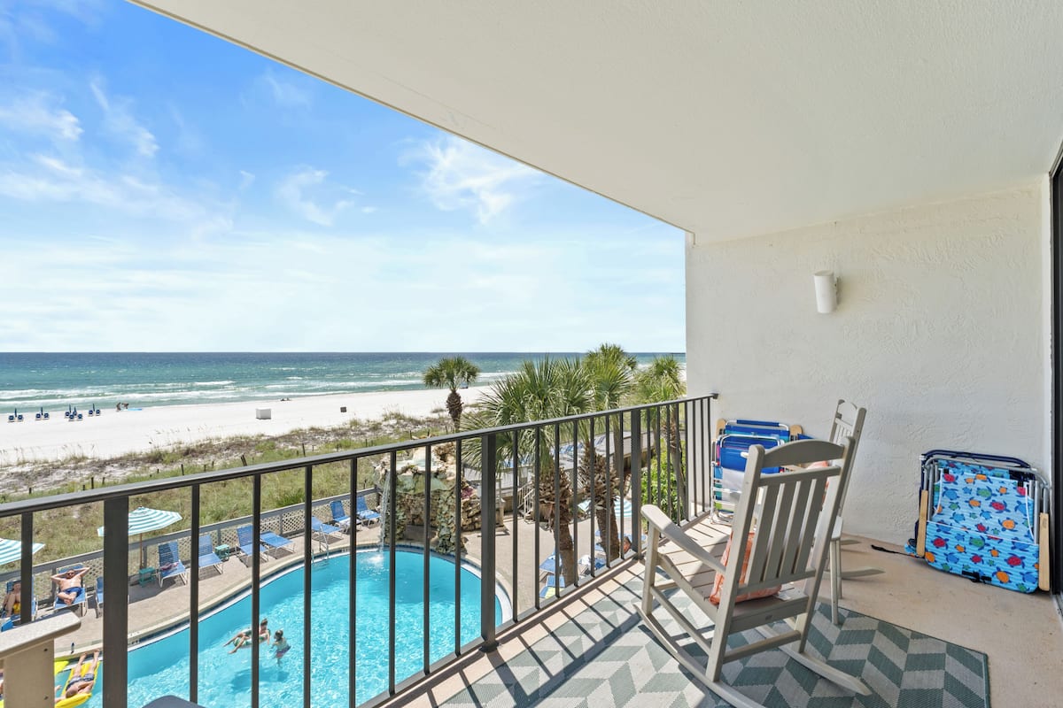 Condo, 2 quartos, de frente para a praia (Tower 2 - 207) | Vista da sacada