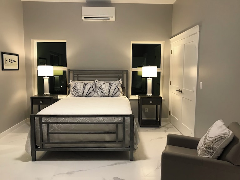 Conch House - Ocean Front With Dock And Pool - Long Beach, Big Pine Key