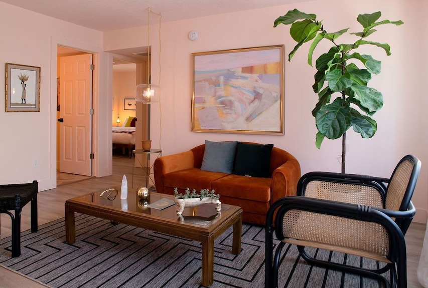 Stylish & Eclectic Modern 2/2 Apt - Wearegrateful - South Pasadena, FL