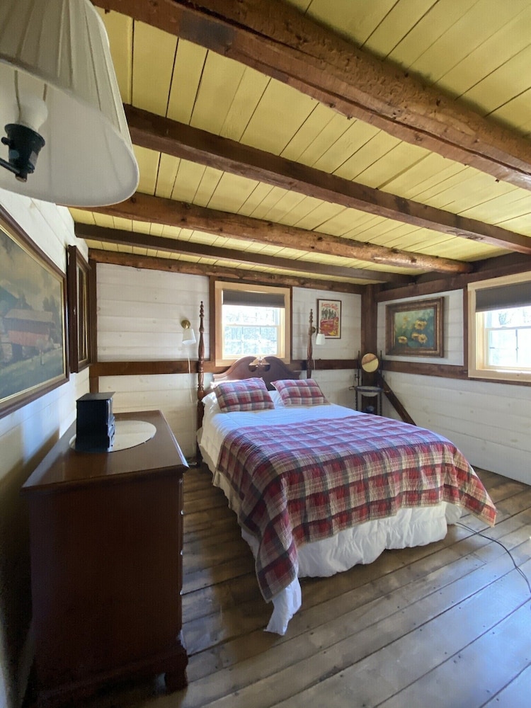 Cozy One Of A Kind Renovated Barn-ultimate Family Getaway - Bennington, VT