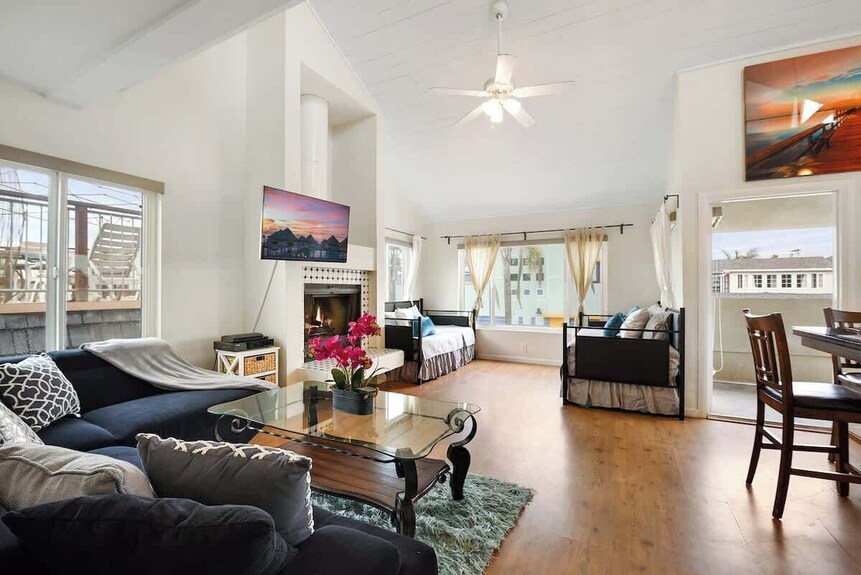 Mb Studio With Parking Sleeps 4 Steps To Sand - San Diego, CA