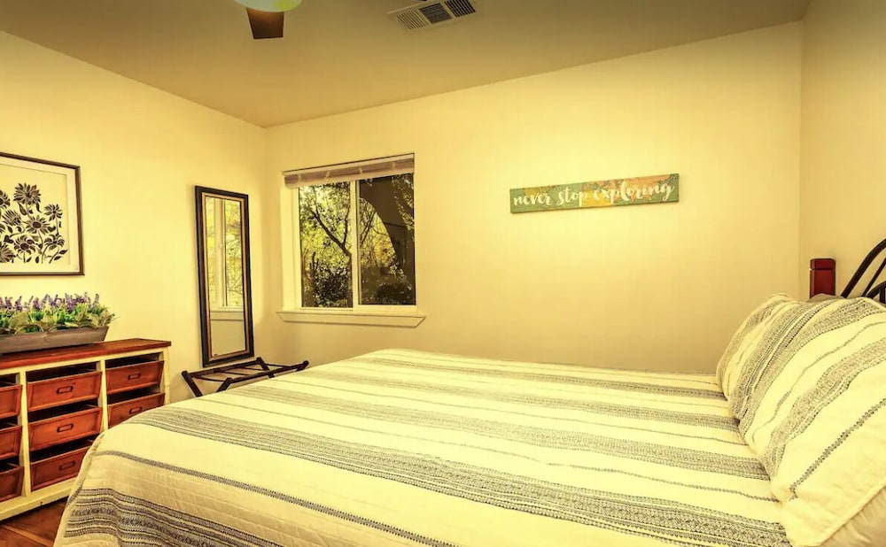 Newly Remodeled Quaint Cottage - Sequoia National Park