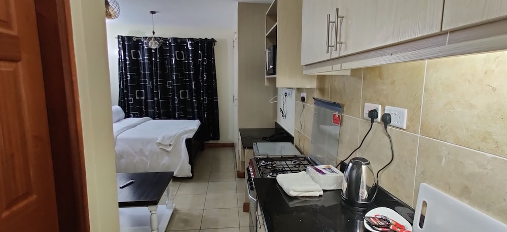 Affordable Gateway To Nairobi-west Suites 402 - Nairobi