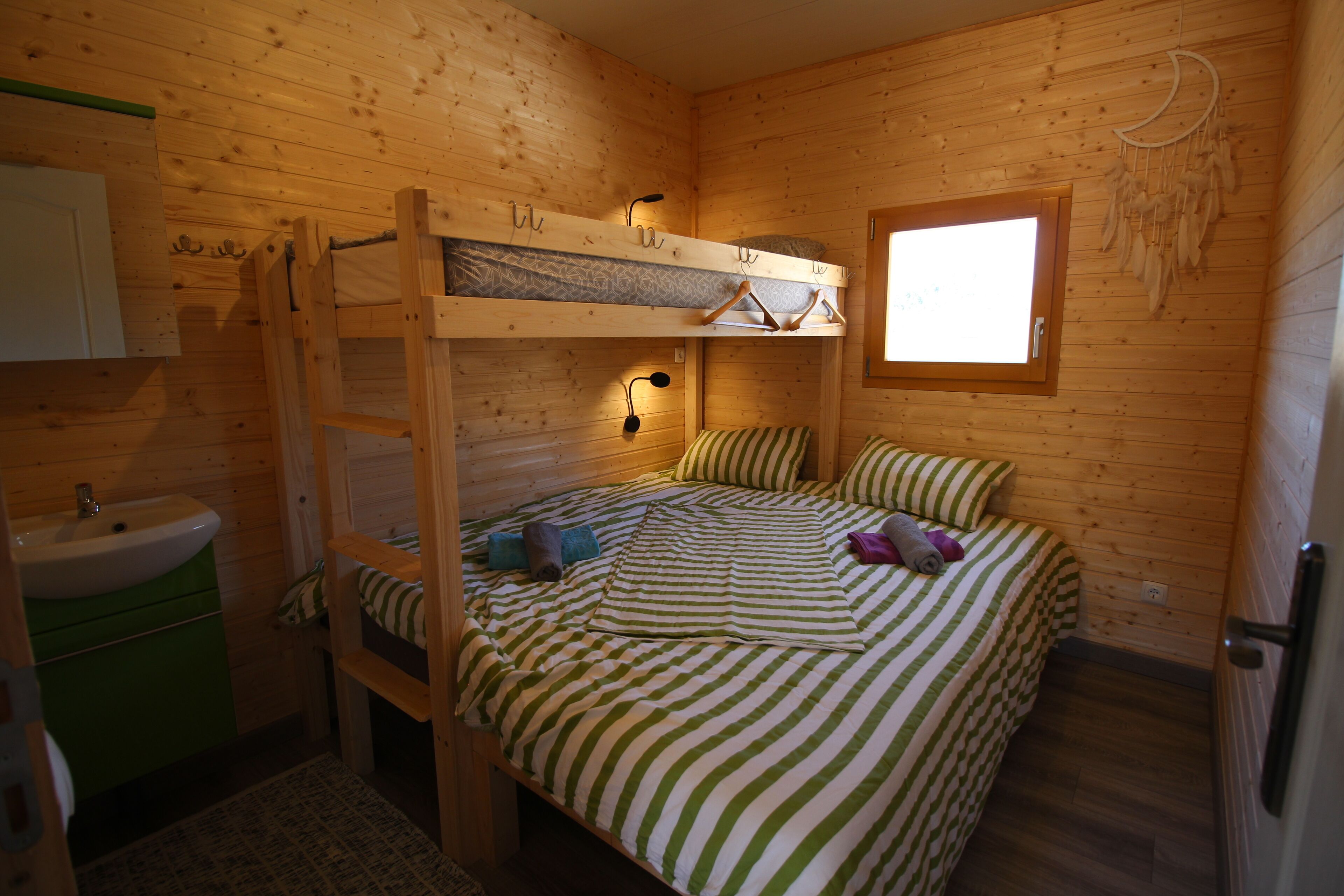 Wooden House On A Lake With Beach & Playground (Opt. Rental Car) - Algarve