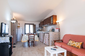 Apartamento, 1 quarto, acessível, fumadores | Sala | Livros 