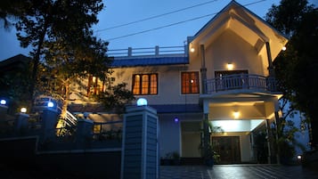 Villa, 4 quartos, fumadores, varanda | Fachada do alojamento