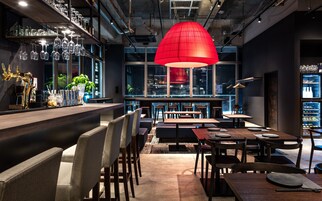 4 restaurantes: servem pequenos-almoços e jantares