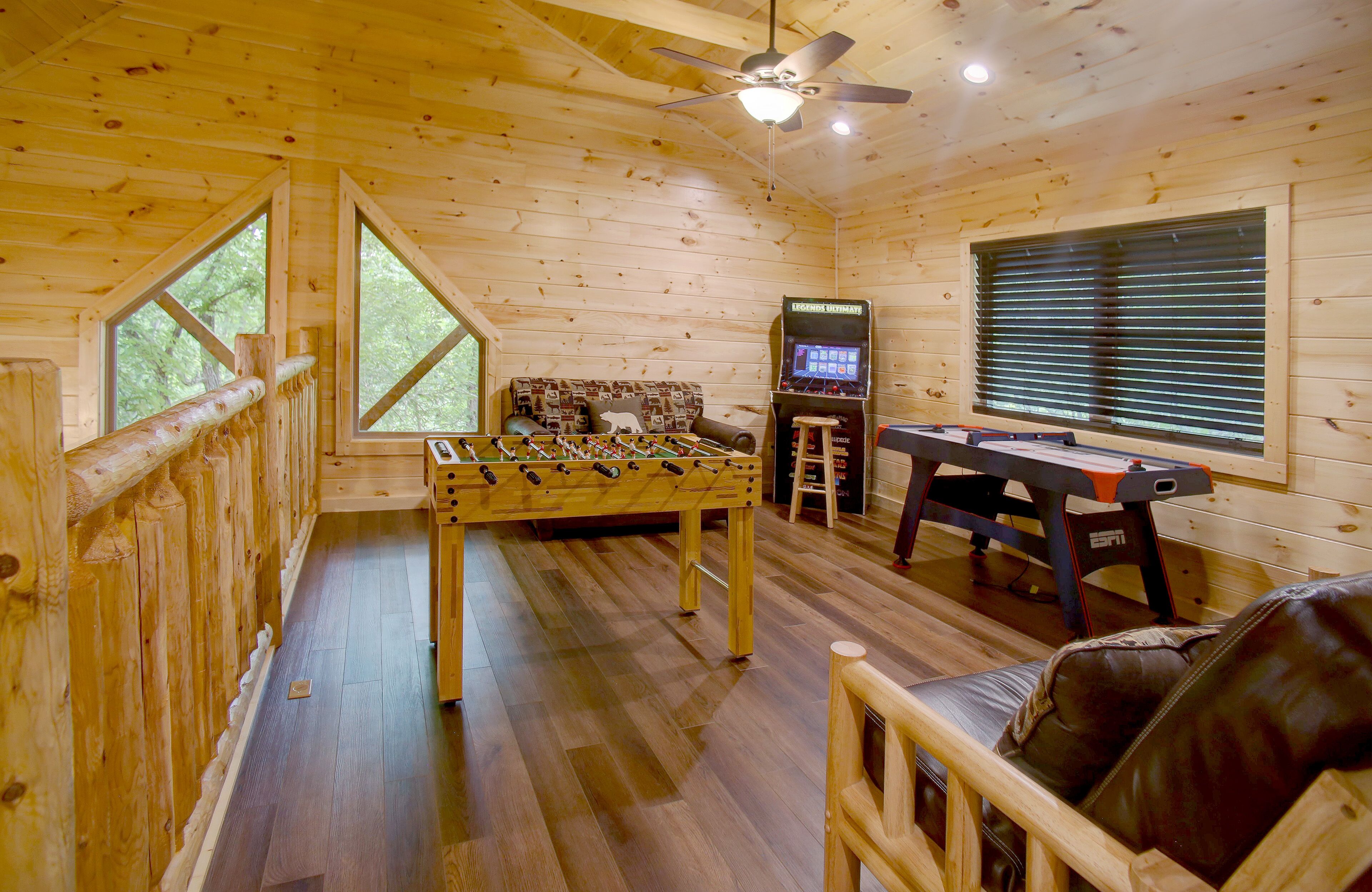 Handicapped-friendly Cabin With Upstairs Theater Room In The Smokies! - Sevierville, TN