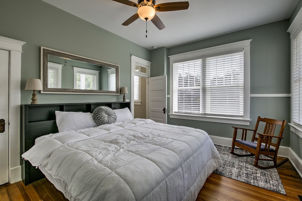 A Suite Spot Downtown Es - Kearney, MO