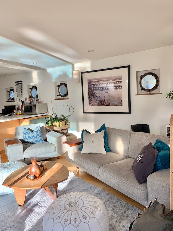 Exquisite 3-bedroom 3-bath 3-deck Floating Home In Sausalito - Sausalito, CA