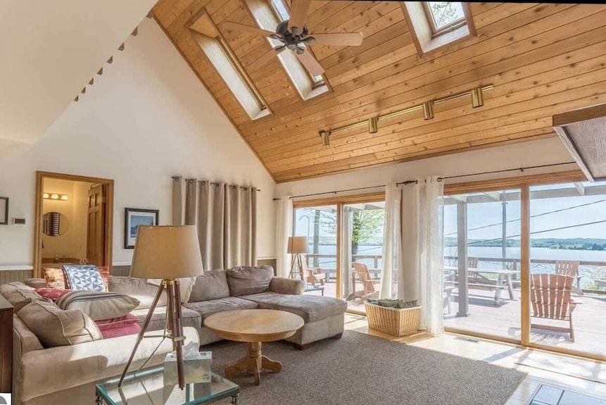 Gorgeous North Lake Leelanau Frontage. - Leland, MI