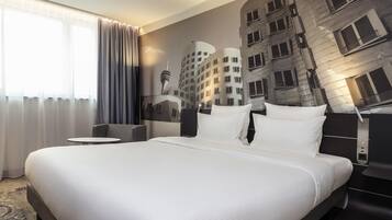 Secretária, secretária adequada para computadores portáteis