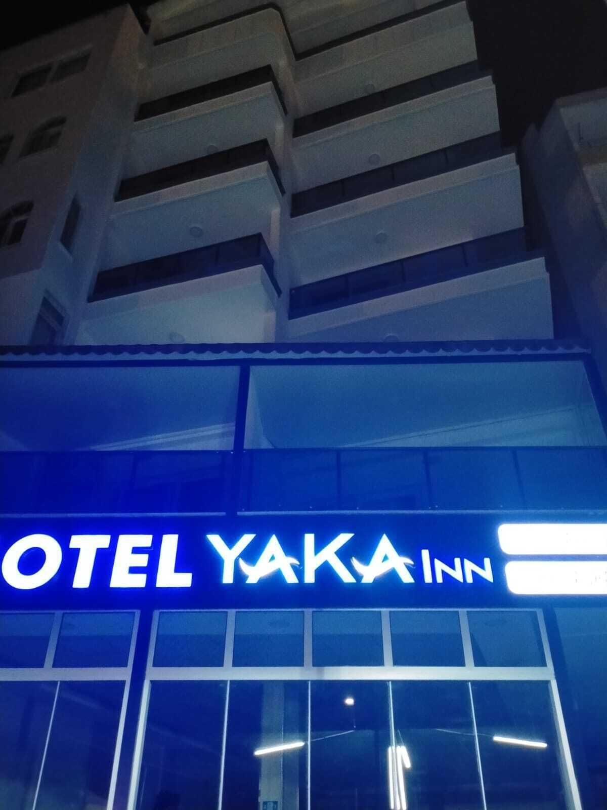 Fachada da propriedade à noite