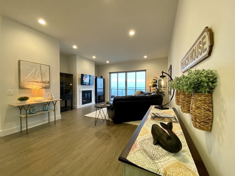 Luxurious Oregon Coast Townhouse With Mesmerizing Views! - Coos Bay, OR