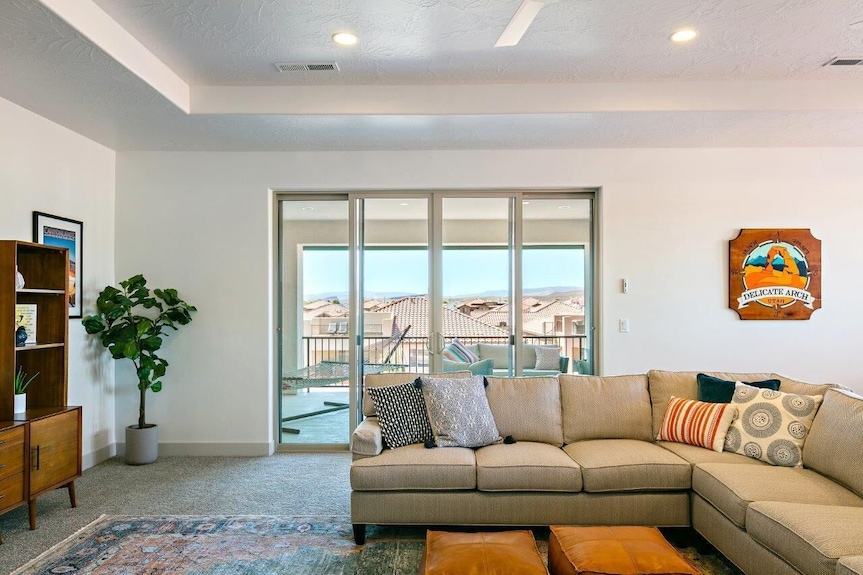 Arcadia 43 | Private Hot Tub * Hammock * Resort Pool * Sleeps 22 * Bbq - St. George, UT