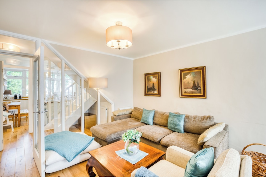 Spacious And Stylish 4bd Home With Garden, Brixton - Waterloo Station - London