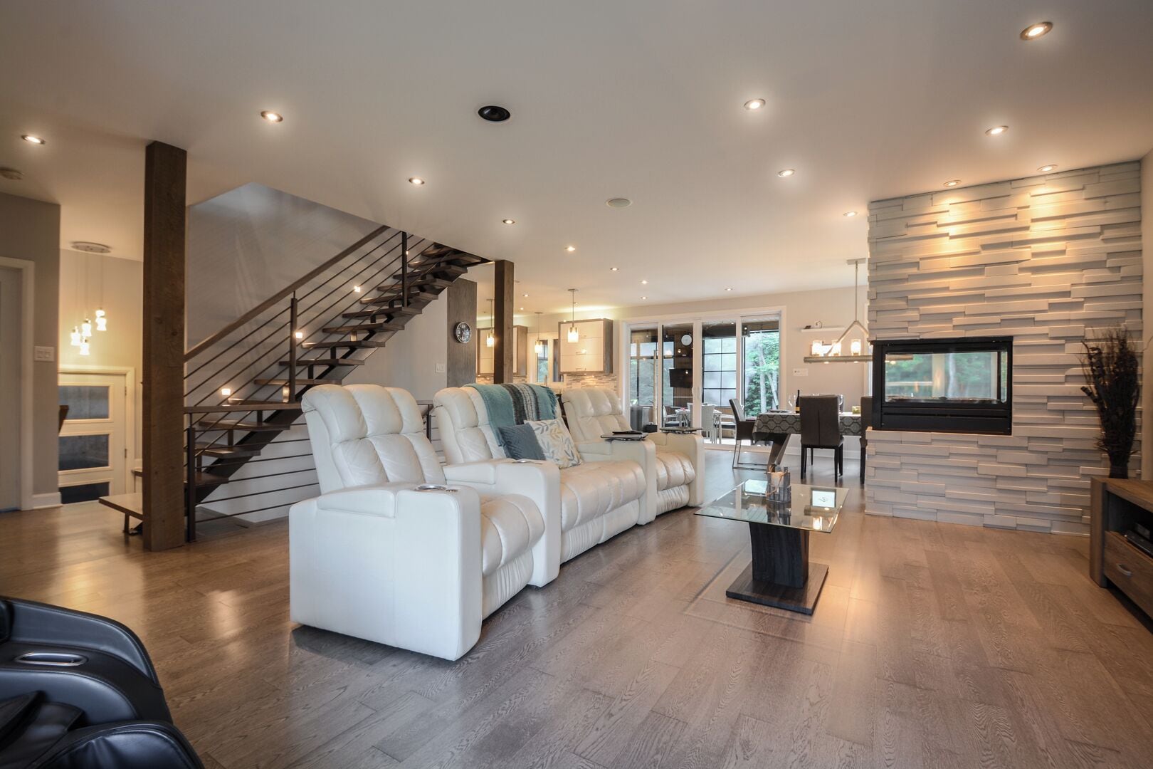 Luxor (Piscine Creusé Chauffé/heating Pool.    Spa / Jaccouzi Dans Véranda Fermé - Terrebonne