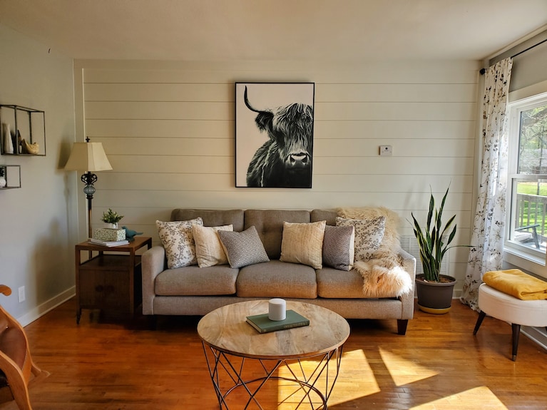 Completely Remodeled 1940's Farmhouse With Gorgeous Pond Views!! - Lake Catherine State Park, Hot Springs