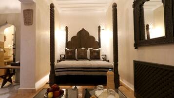 Quarto triplo elite, suíte (Pacha) | Individualmente mobiliados, quartos à prova de som, Wi-Fi de cortesia