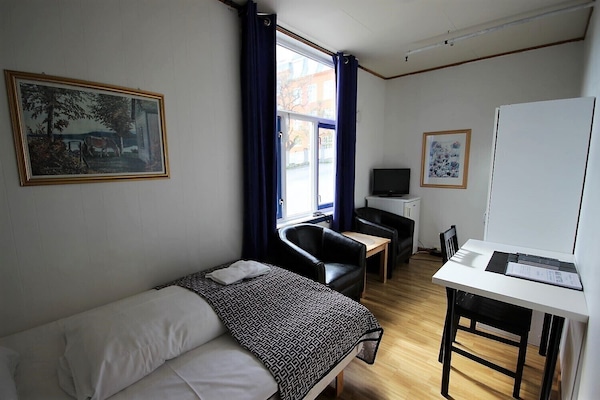 Quarto solteiro (Budget) | Wi-Fi de cortesia, roupa de cama