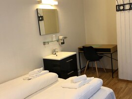 Wi-fi grátis, roupa de cama fornecida 