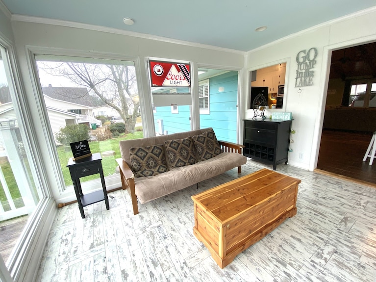 Relax On Lake Bowen At Our Spacious 3-bedroom Retreat - Lake Bowen, SC