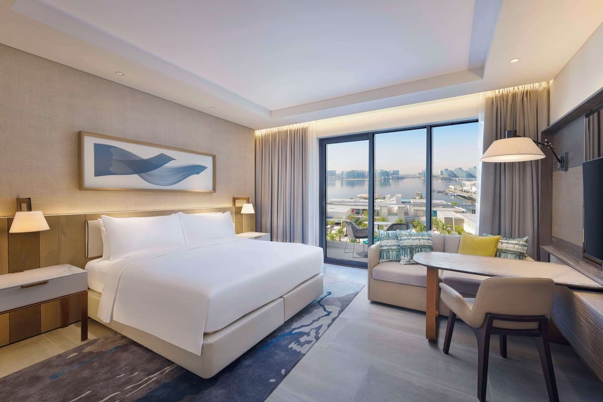 Quarto executivo, 1 cama King, vista para a baía (Theme Park Access) | Roupas de cama premium, frigobar, cofres nos quartos, escrivaninha