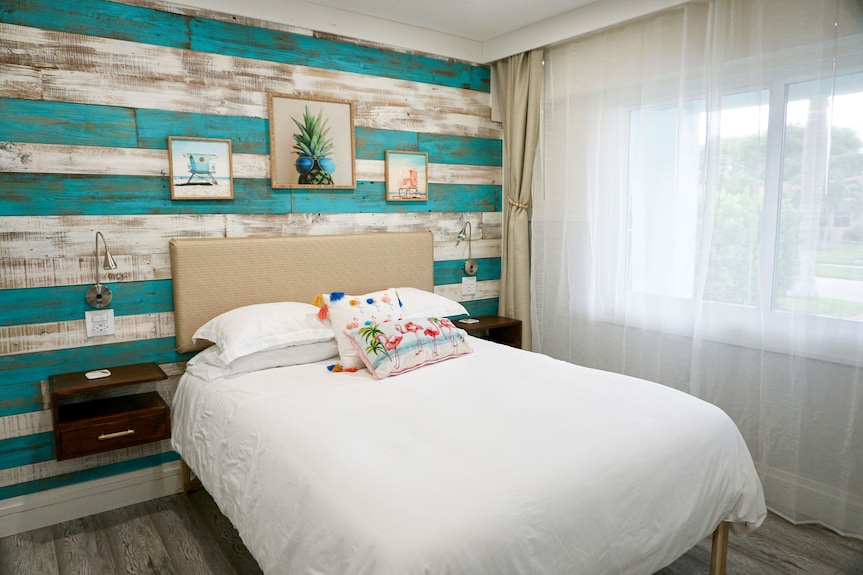 Spacious Pool Home Minutes From Beach, King Bed! - Bahamy