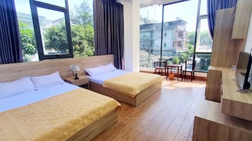 Quarto Duplo Standard | Minibar, secretária, cortinas/cortinados opacos, Wi-fi grátis