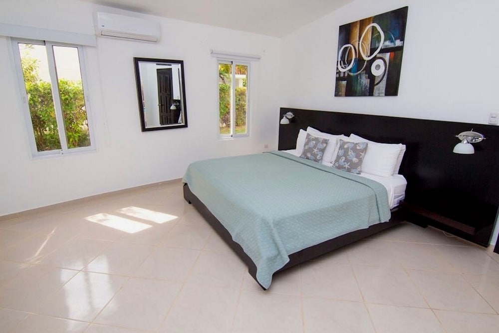 Grote 6bd Gast-vriendelijke Villa Met Privé Zwembad En Tuin, Gratis Bus Naar De Stad - Cabarete