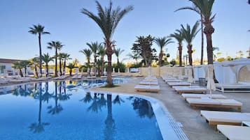 Piscina exterior sazonal