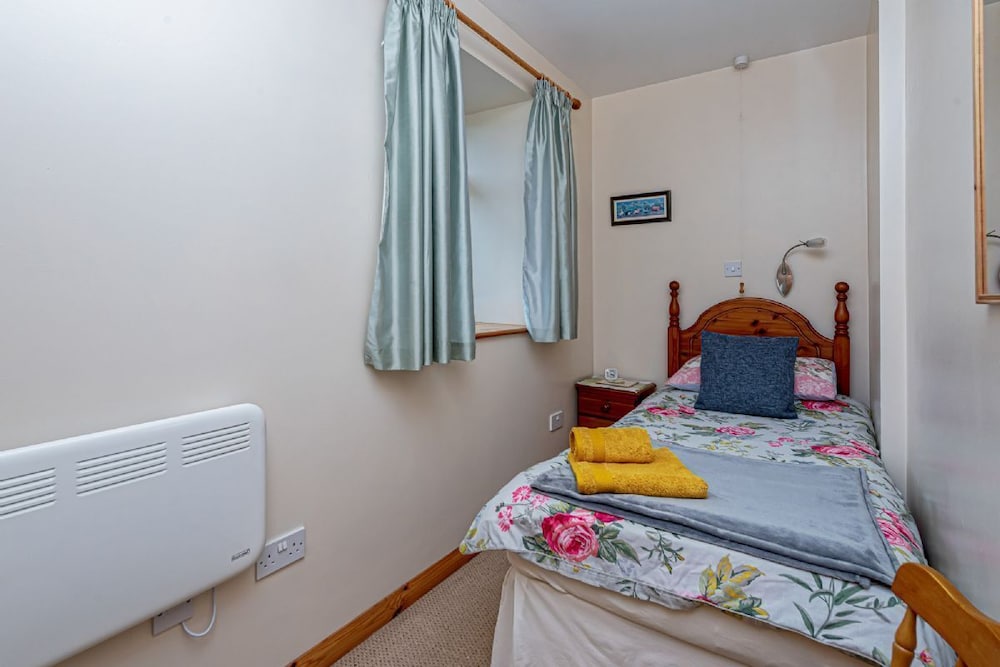 Ysgubor - A Bungalow That Sleeps 4 Guests In 3 Bedrooms - ベセスダ