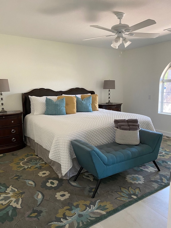 Palm Springs Home With Large Private Backyard And Spectacular Mountain Views - Palm Springs, CA