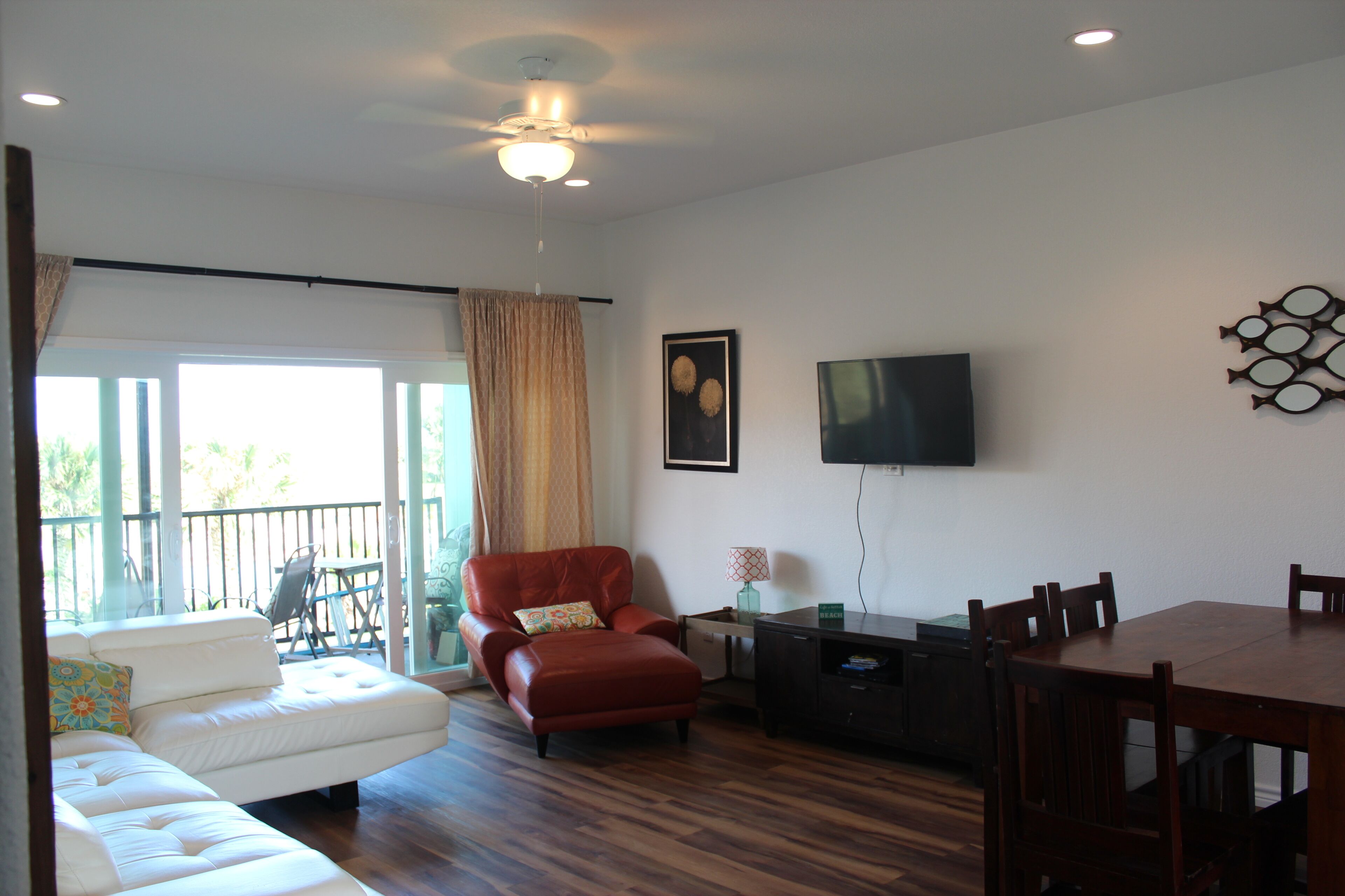 Stay On The Beach! Remodeled 3 Bedroom 2 Bath W/4 Beds +W/d At Mile Marker 10! - Port Aransas, TX