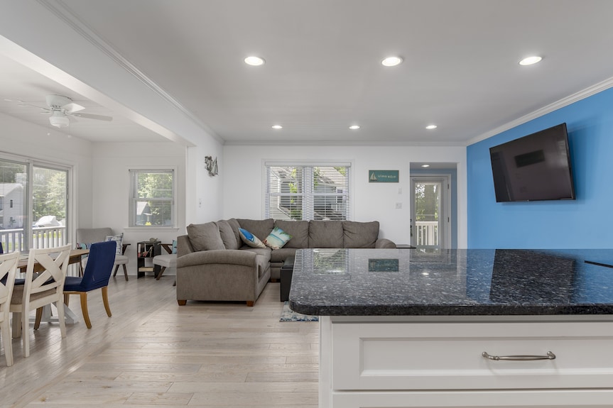 22877 Linden - Newly Renovated Home In The Amenity Filled Angola By The Bay! - Delaware