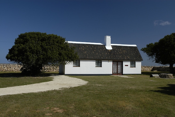 De Hoop Equipped Cottages - Bredasdorp