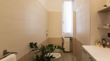 Apartamento Comfort | Casa de banho | Toalhas fornecidas