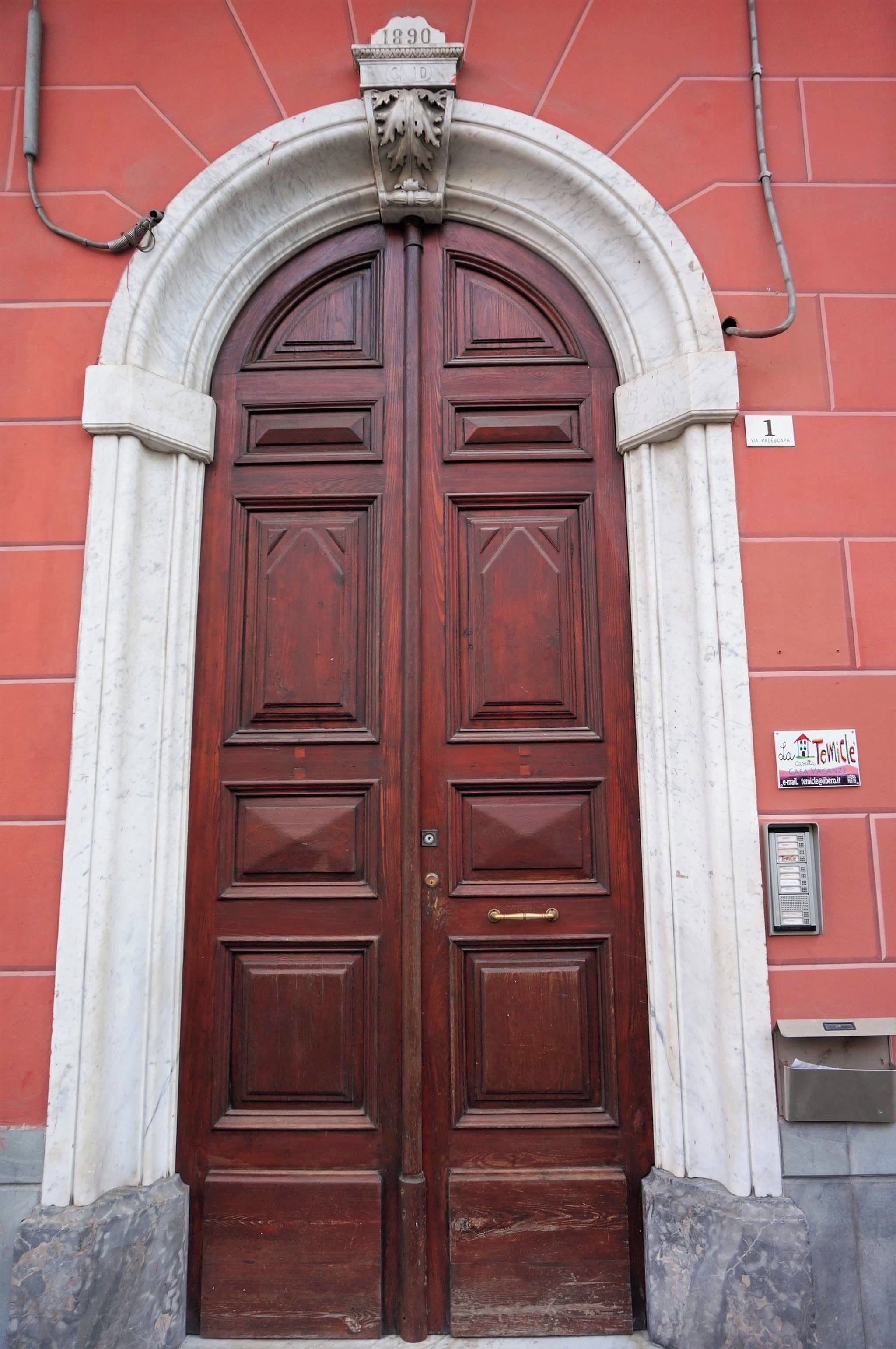 Apartamento, 2 quartos, para fumantes, sacada | Detalhe da fachada