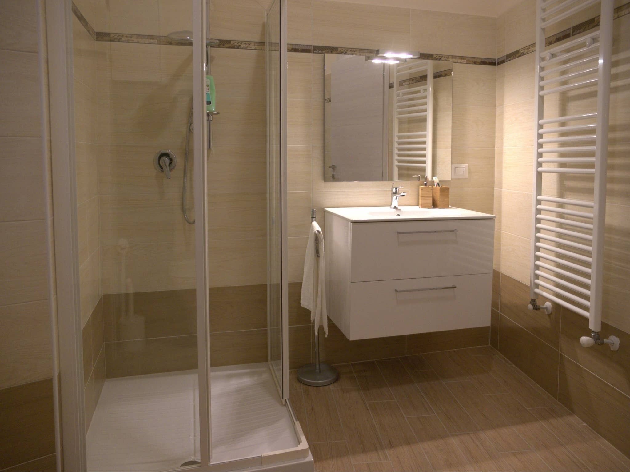 Apartamento, 2 quartos, fumadores, varanda | Casa de banho | Um secador de cabelo, um bidé, toalhas fornecidas, sabão 