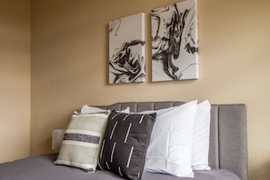 Apartamento standard, 2 quartos, acesso à piscina, vista para a cidade | Individualmente decorados, individualmente mobiliados