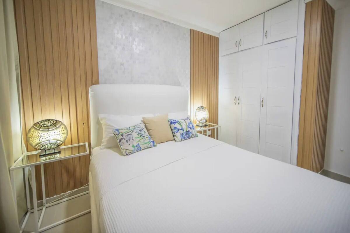 Apartamento em Condomínio Fechado, 2 quartos, fumadores, piscina privativa | Comodidade do quarto