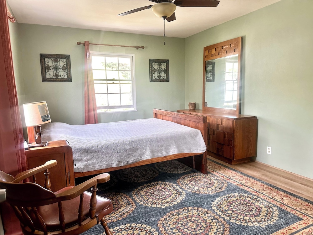 Spacious One Bedroom Place With Ocean View - Oxnard, CA