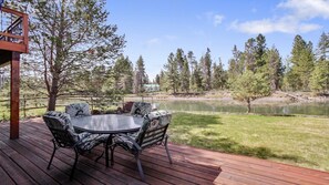 Casa, várias camas (Big River Hideaway) | Varanda