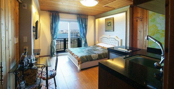 El Roman Pension - Jeju-si