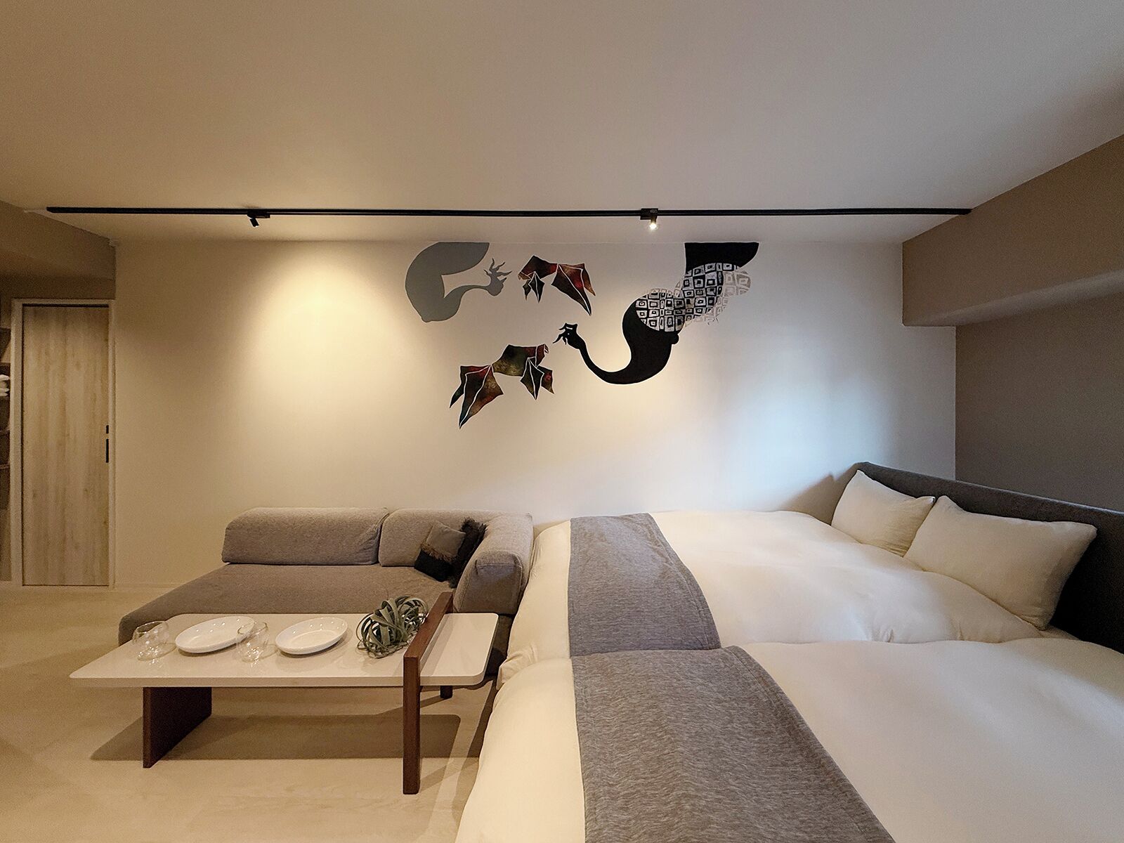 Suite-Estúdio Design (302) | Com decoração personalizada, com mobília individualizada, secretária 