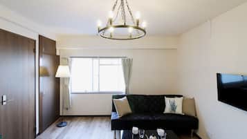 Condo, 1 quarto (302) | Individualmente decorados, individualmente mobiliados, escrivaninha