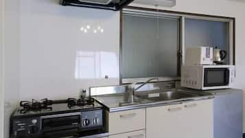 Condo, 1 quarto (302) | Cozinha privada | Geladeira, micro-ondas, cooktop, torradeira