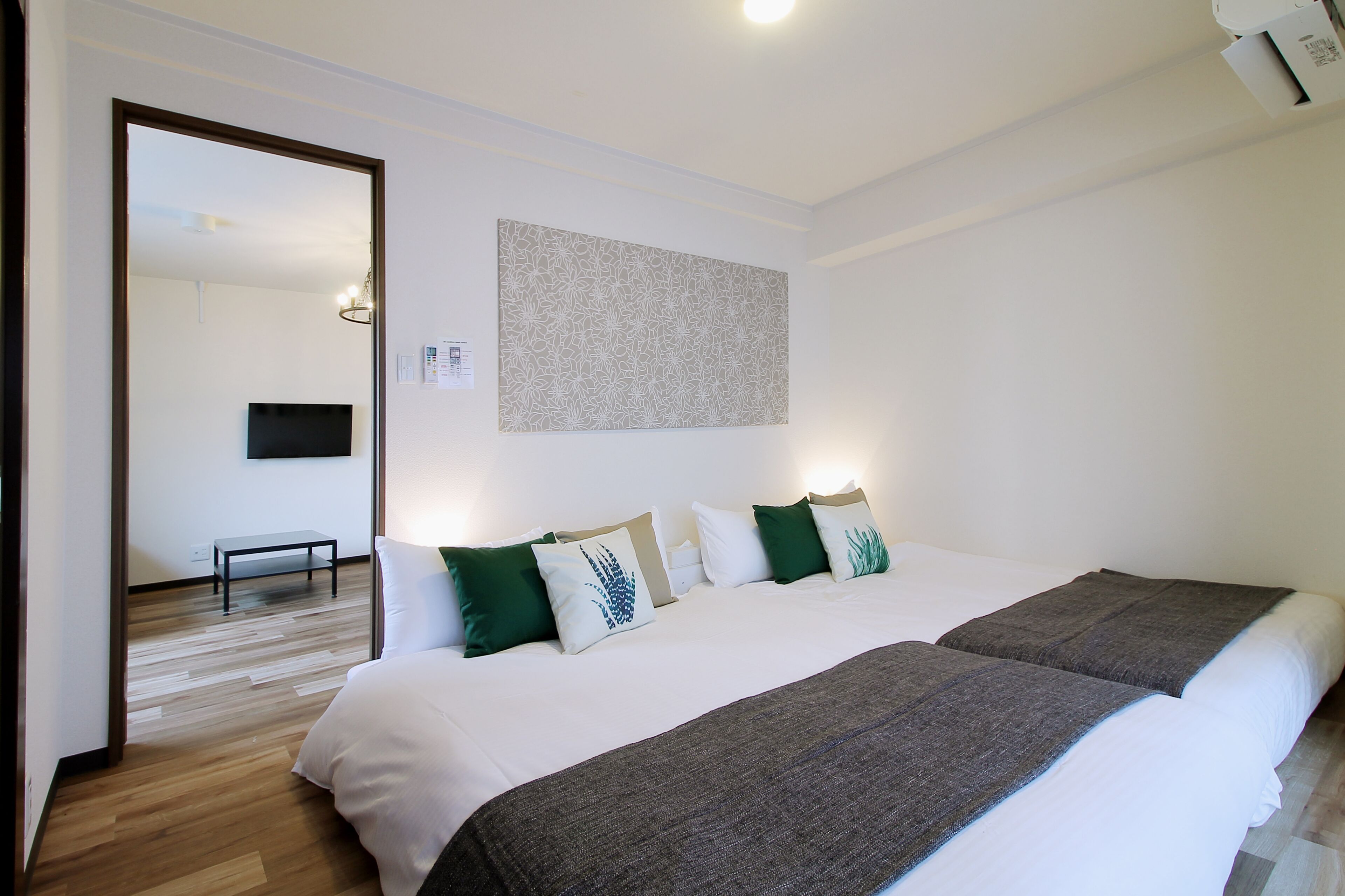 Apartamento em Condomínio Fechado, 1 quarto (302) | Com decoração personalizada, com mobília individualizada, secretária 